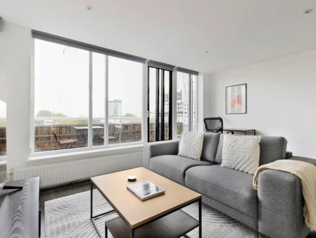 Apartment at Warwick Road, Greater London