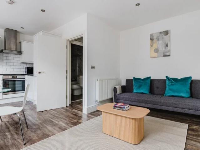 Apartment at Pembroke Road, Greater London