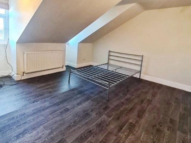 Apartment at Pembroke Road, Greater London