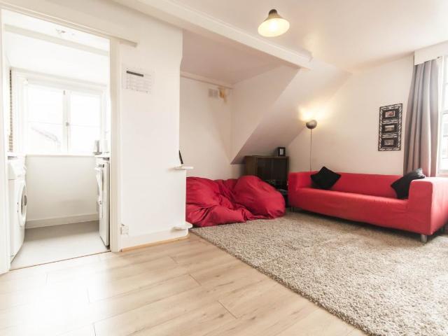 Apartment at Pendennis Road, Greater London