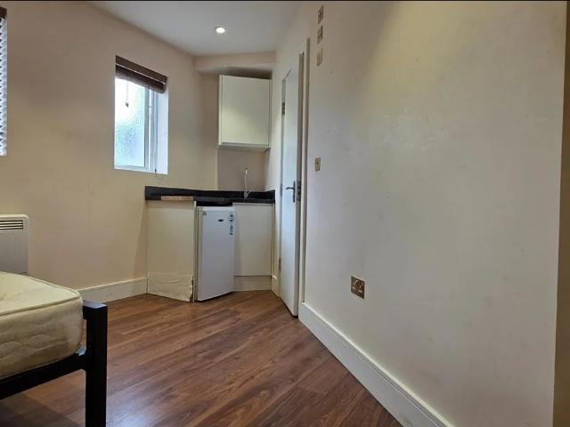 Apartment at Penderry Rise, Greater London