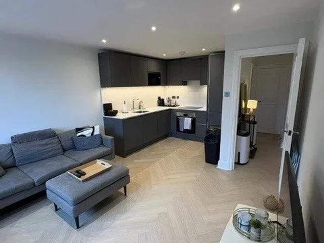 Apartment at Penn Street, Greater London