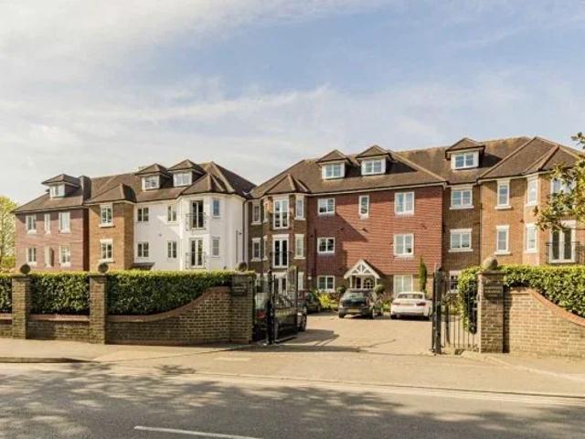 Apartment at Pennington Drive, Elmbridge