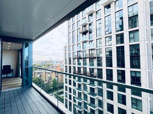 Apartment at Pennington Quay Walk, Greater London