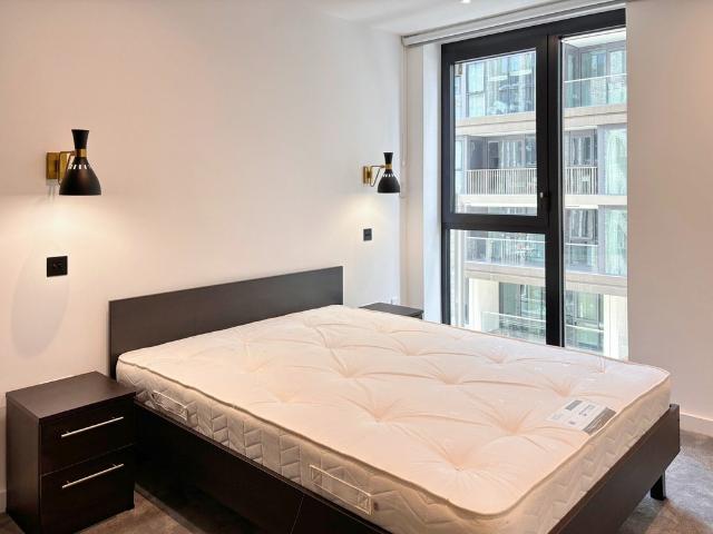 Apartment at Pennington Quay Walk, Greater London
