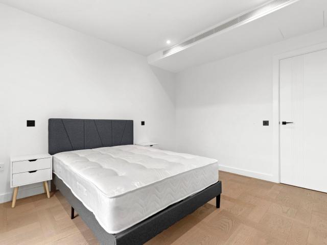 Apartment at Pennington Quay Walk, Greater London