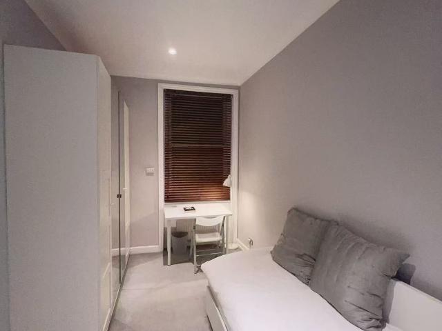 Apartment at Penywern Road, Greater London