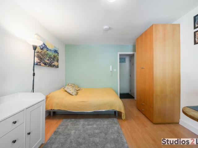 Apartment at Penywern Road, Greater London