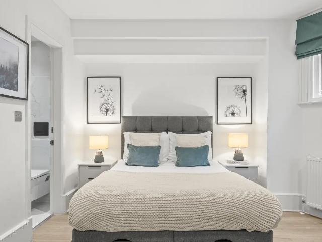 Apartment at Penywern Road, Greater London