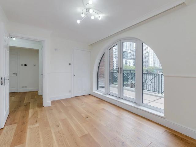 Apartment at Pepper Street, Greater London