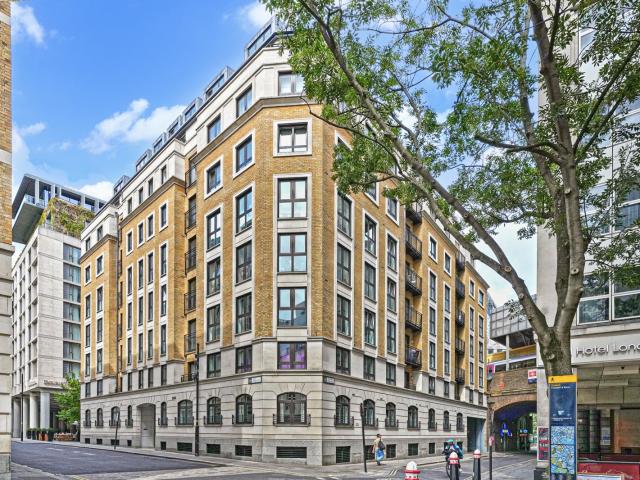 Apartment at Pepys Street, City of London