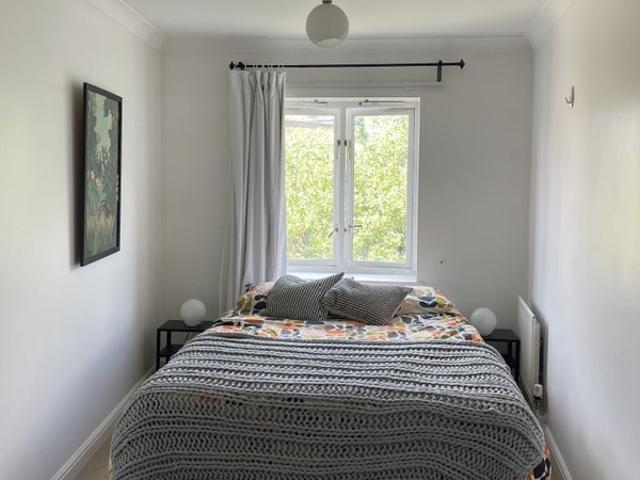 Apartment at Percy Circus, Greater London