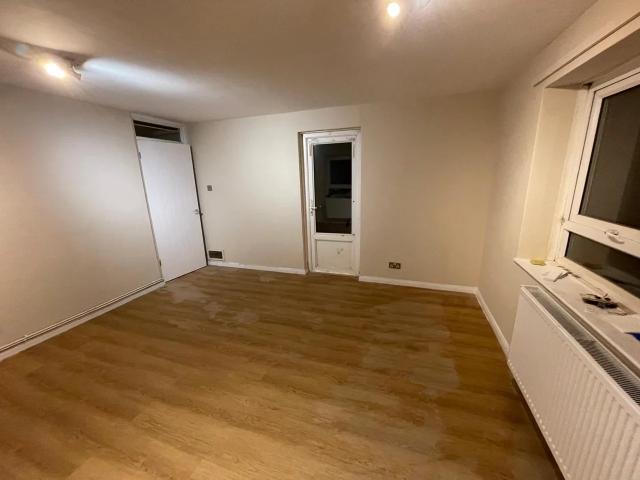Apartment at Percy Gardens, Greater London