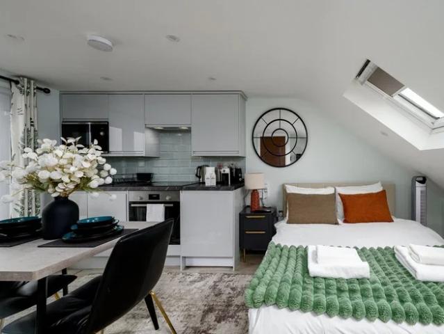 Apartment at Perimeade Road, Greater London