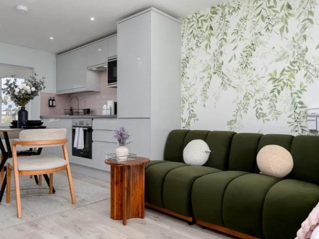 Apartment at Perimeade Road, Greater London