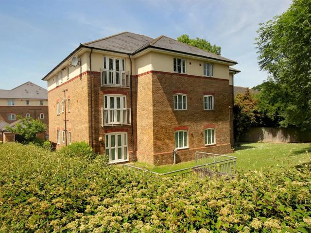 Apartment at Periwood Crescent, Greater London