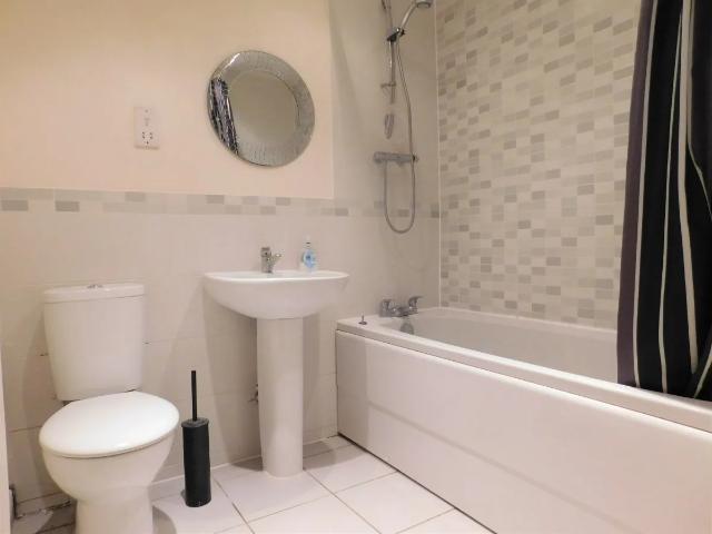 Apartment at Periwood Crescent, Greater London