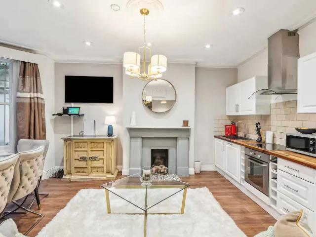 Apartment at Philbeach Gardens, Greater London
