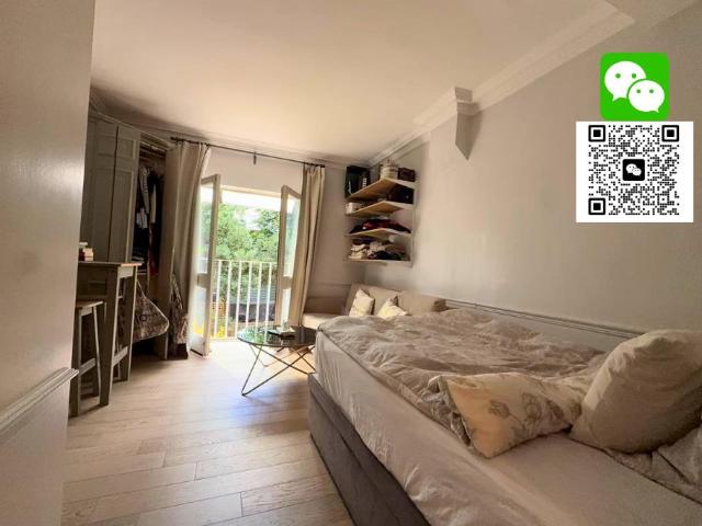 Apartment at Philbeach Gardens, Greater London
