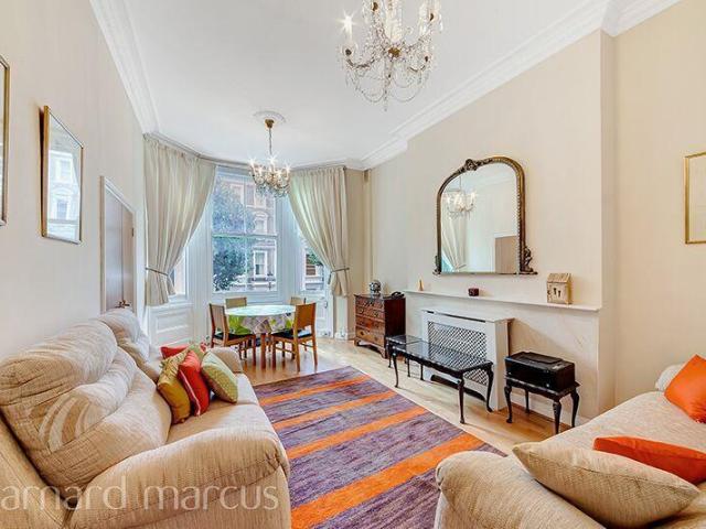 Apartment at Philbeach Gardens, Greater London