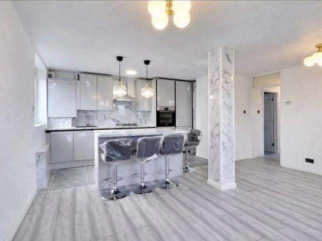 Apartment at Philpott Avenue, Southend on Sea
