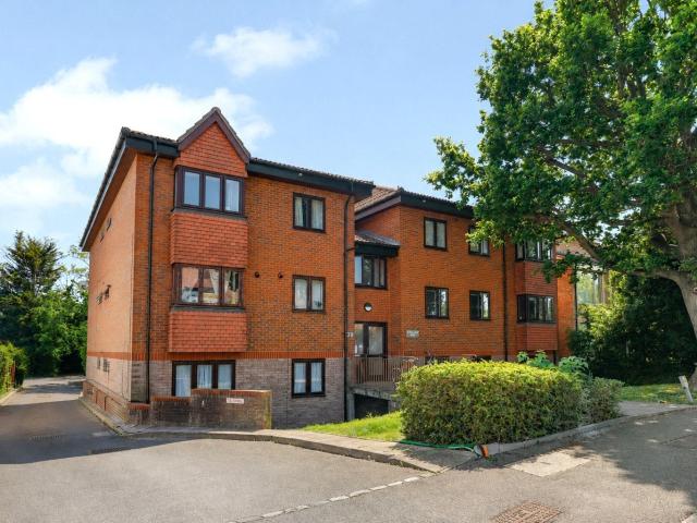 Apartment at Pittville Gardens, Greater London