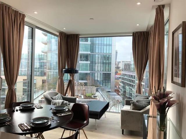 Apartment at Piazza Walk, Greater London