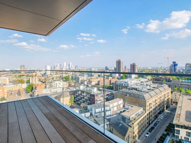 Apartment at Piazza Walk, Greater London
