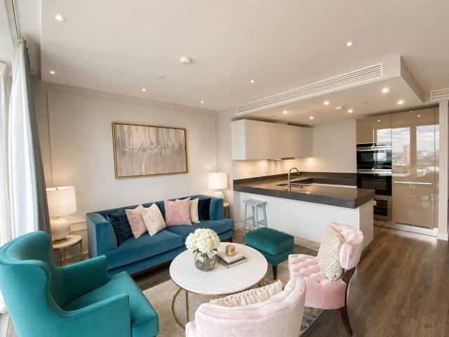 Apartment at Piazza Walk, Greater London