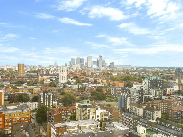 Apartment at Piazza Walk, Greater London