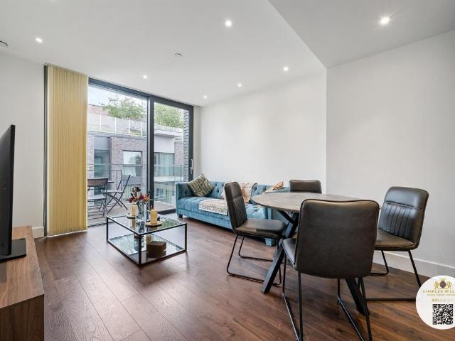 Apartment at Piazza Walk, Greater London