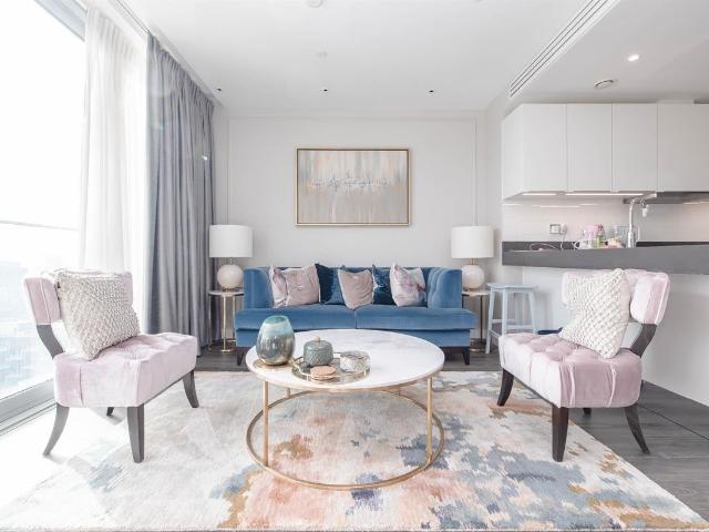 Apartment at Piazza Walk, Greater London