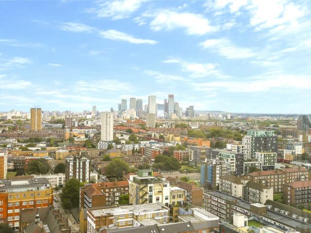 Apartment at Piazza Walk, Greater London