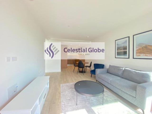 Apartment at Piazza Walk, Greater London