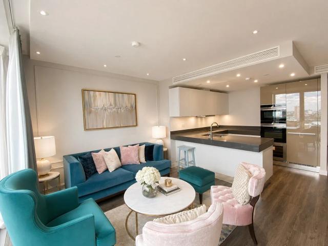 Apartment at Piazza Walk, Greater London