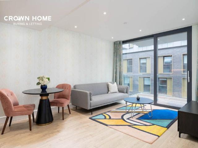 Apartment at Piazza Walk, Greater London