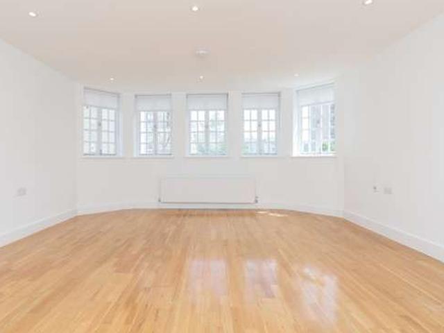 Apartment at Pickard Street, Greater London