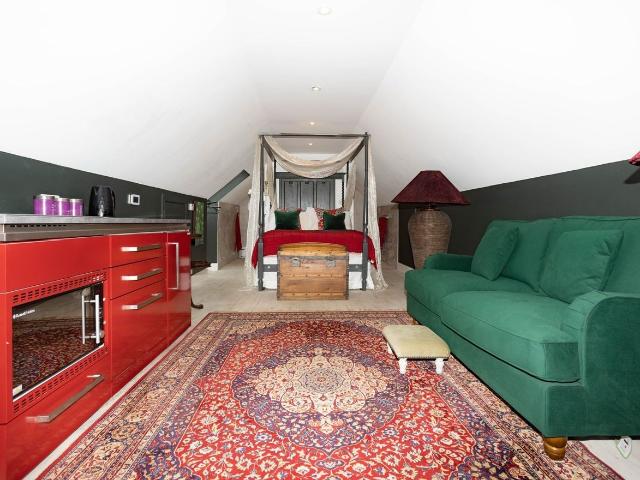 Apartment at Pickwell Lane, Mid Sussex