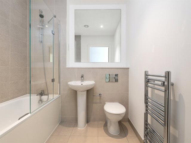 Apartment at Pier Approach Road, Gillingham
