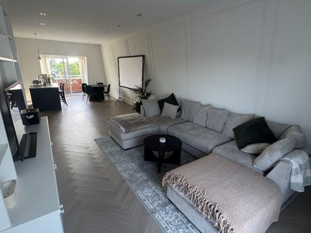 Apartment at Pierrepoint Road, Greater London