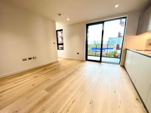 Apartment at Pilot Walk, Greater London