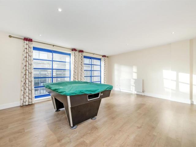 Apartment at Pindoria Mews, Greater London