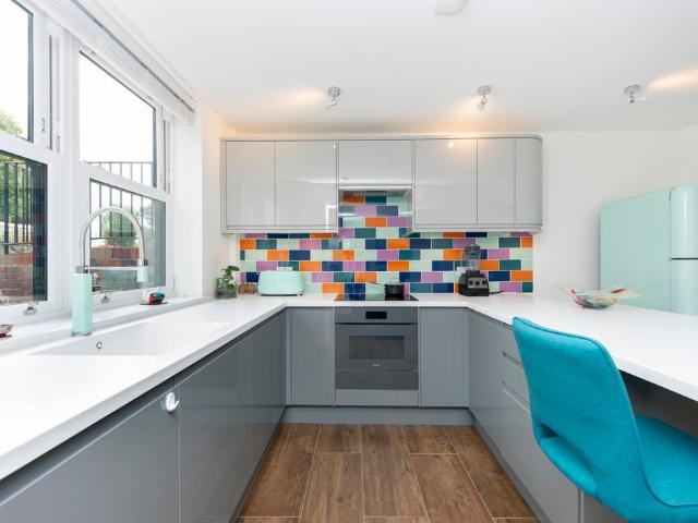 Apartment at Pine Grove, Greater London