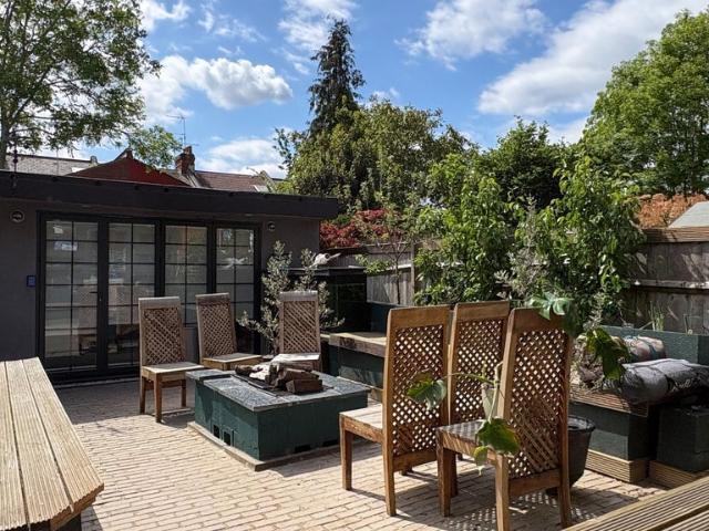 Apartment at Pine Road, Greater London