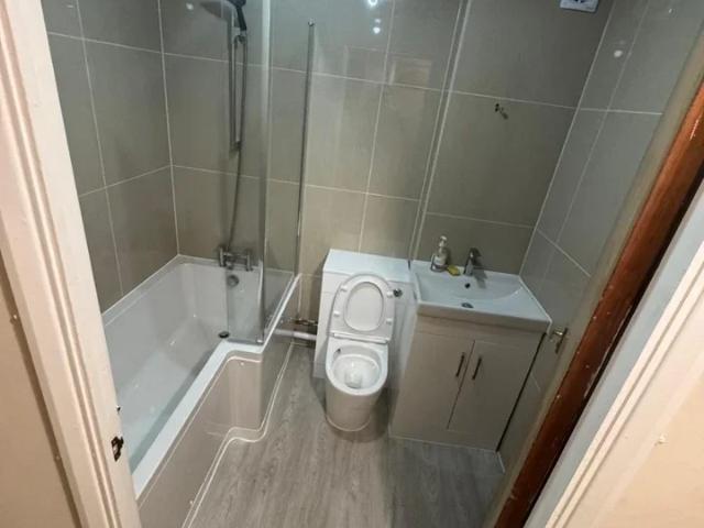 Apartment at Pinewood Mews, Borough of Spelthorne
