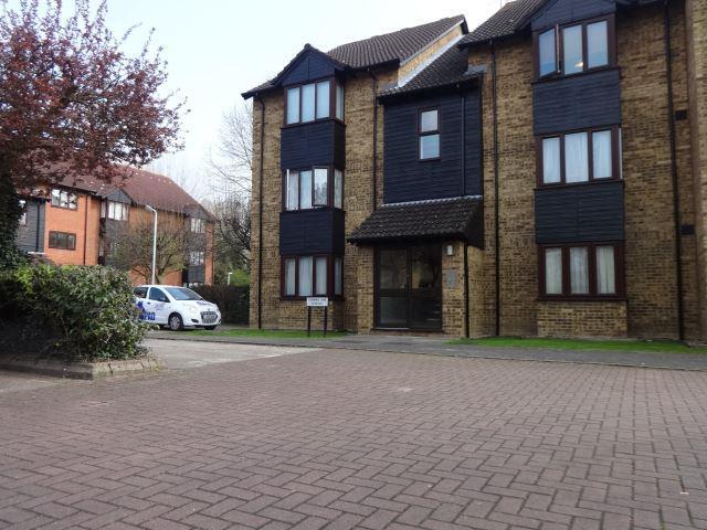 Apartment at Pinn Path, Greater London