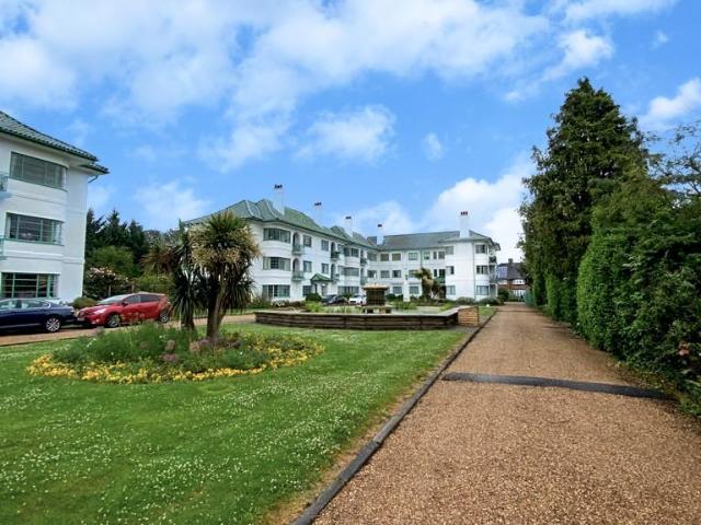 Apartment at Pinner Road, Greater London