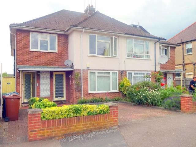 Apartment at Pinner View, Greater London