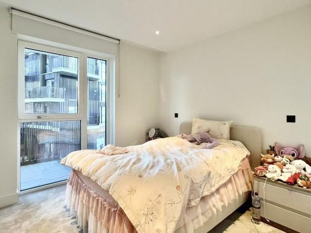 Apartment at Pioneer Way, London