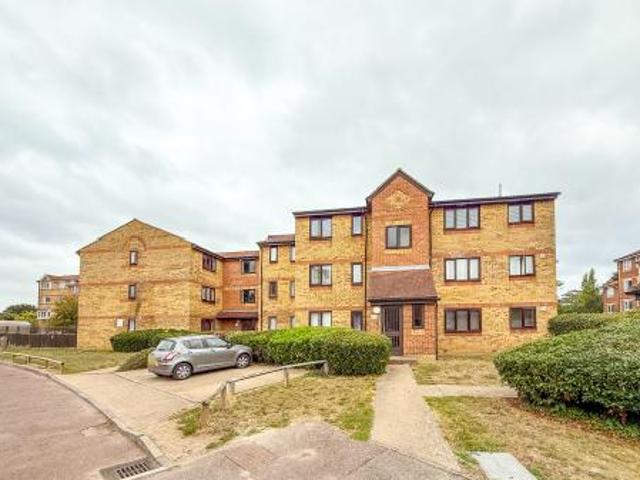 Apartment at Pioneer Way, Watford